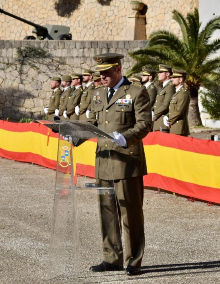 Toma de posesión del nuevo coronel jefe del Regimiento Palma 47