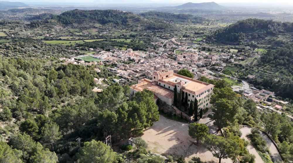 El Oratori de Santa Llúcia, historia y espiritualidad en la cima de ...